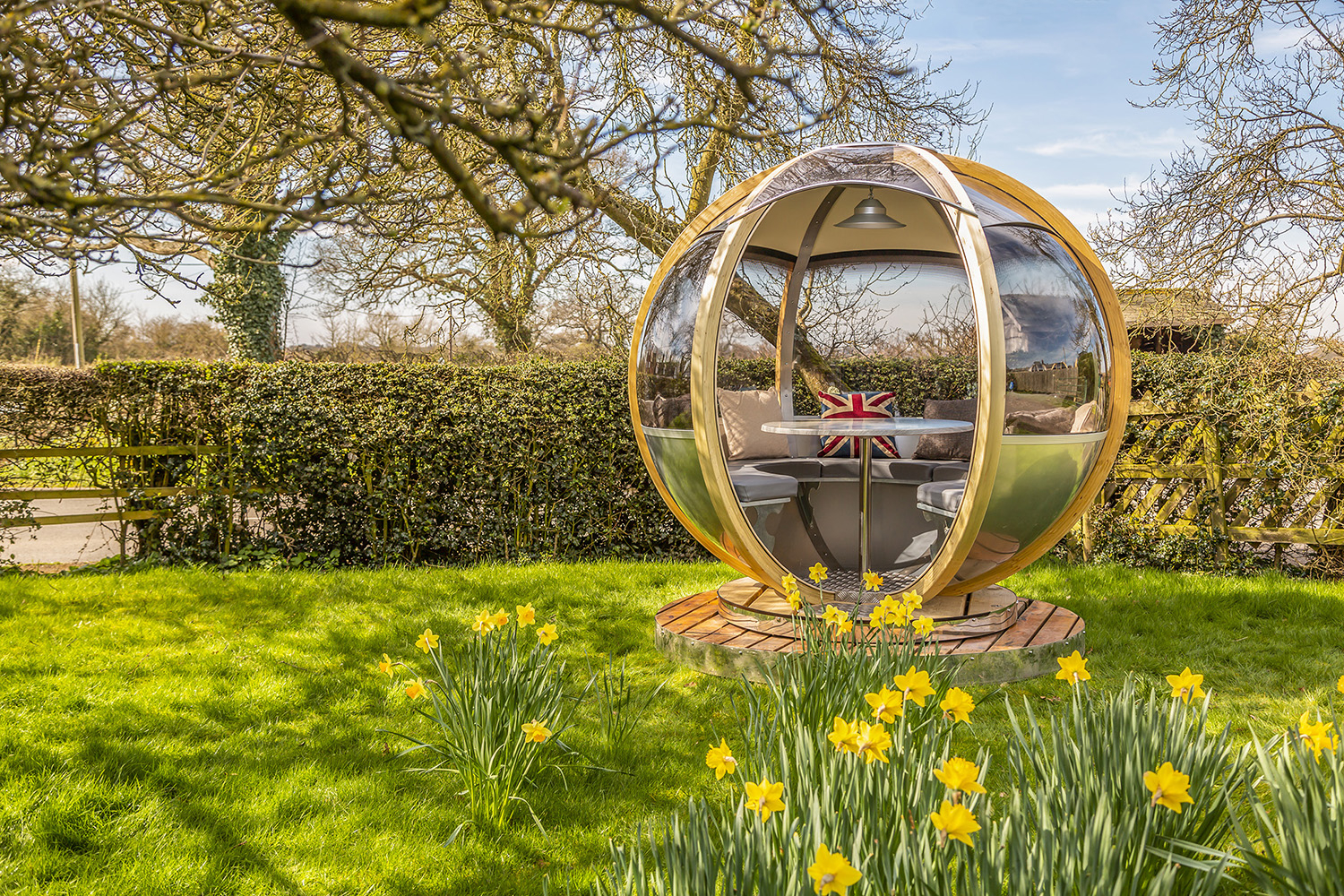Ornate Garden Rotating Seater Garden Pod Outdoor Room