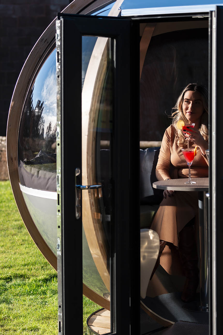 Ornate Garden Pod Ovalhouse Bar All-season Garden Room