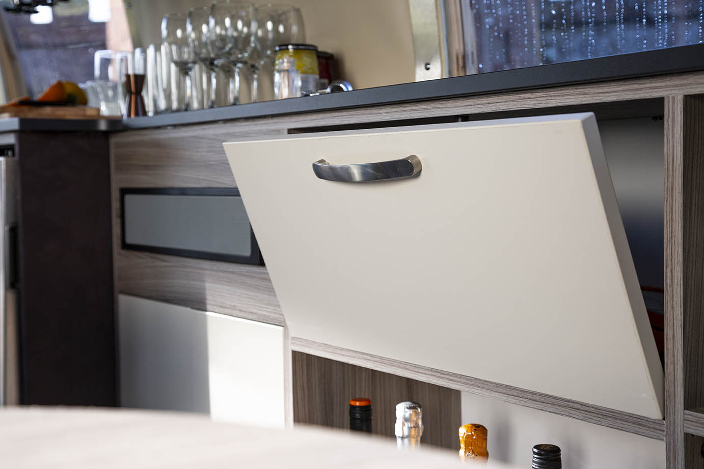 Ornate Garden Outdoor Hospitality Bar Pod Garden Room