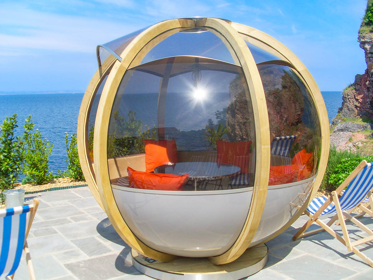 360° Rotating Pod Offers Versatile Outdoor Coastal Retreat