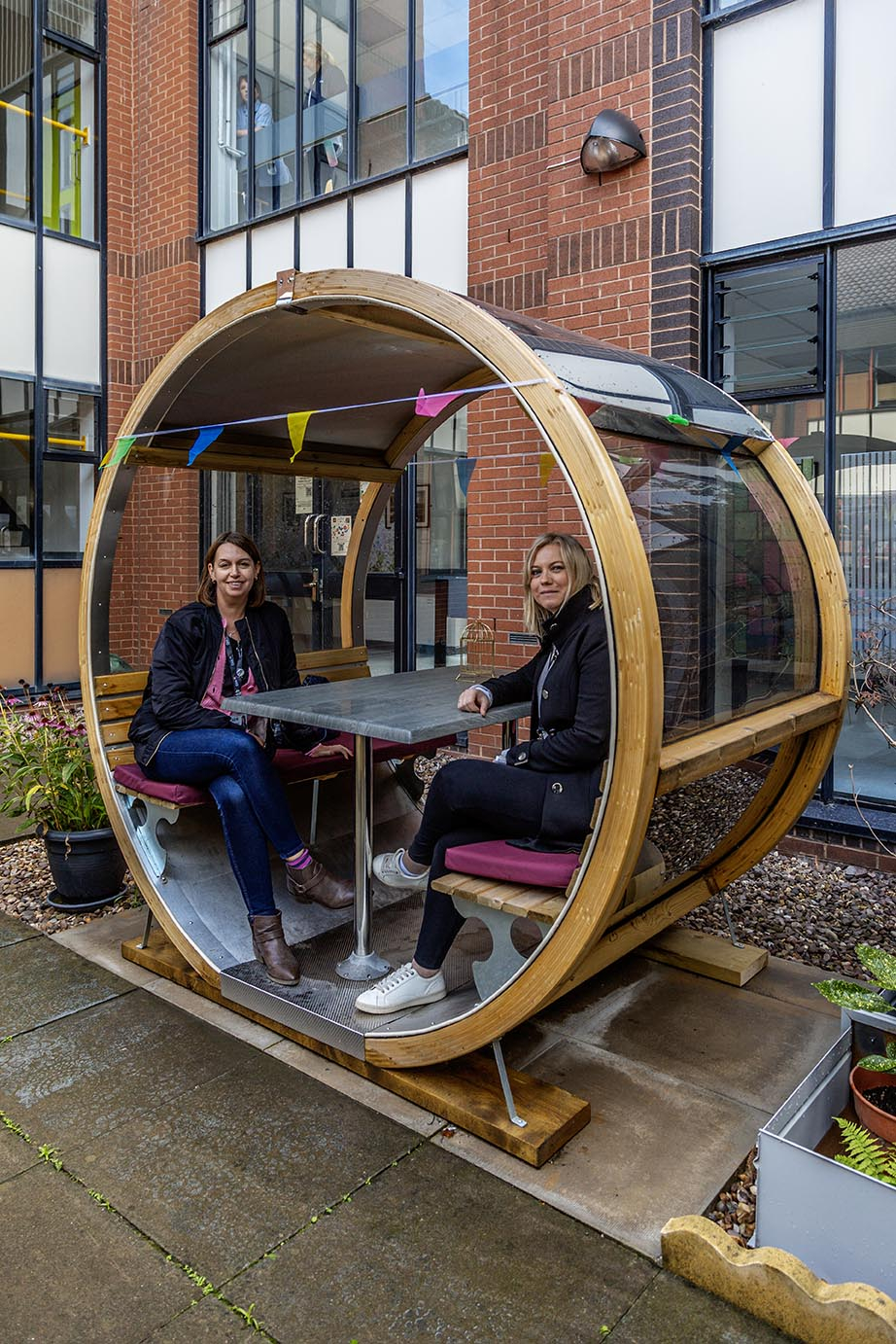 Ornate Garden Pod & Seating for George Eliot Hospital